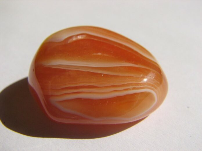 How to tell if Carnelian is Real or Fake in 7 Easy Ways - Neocrystals ...