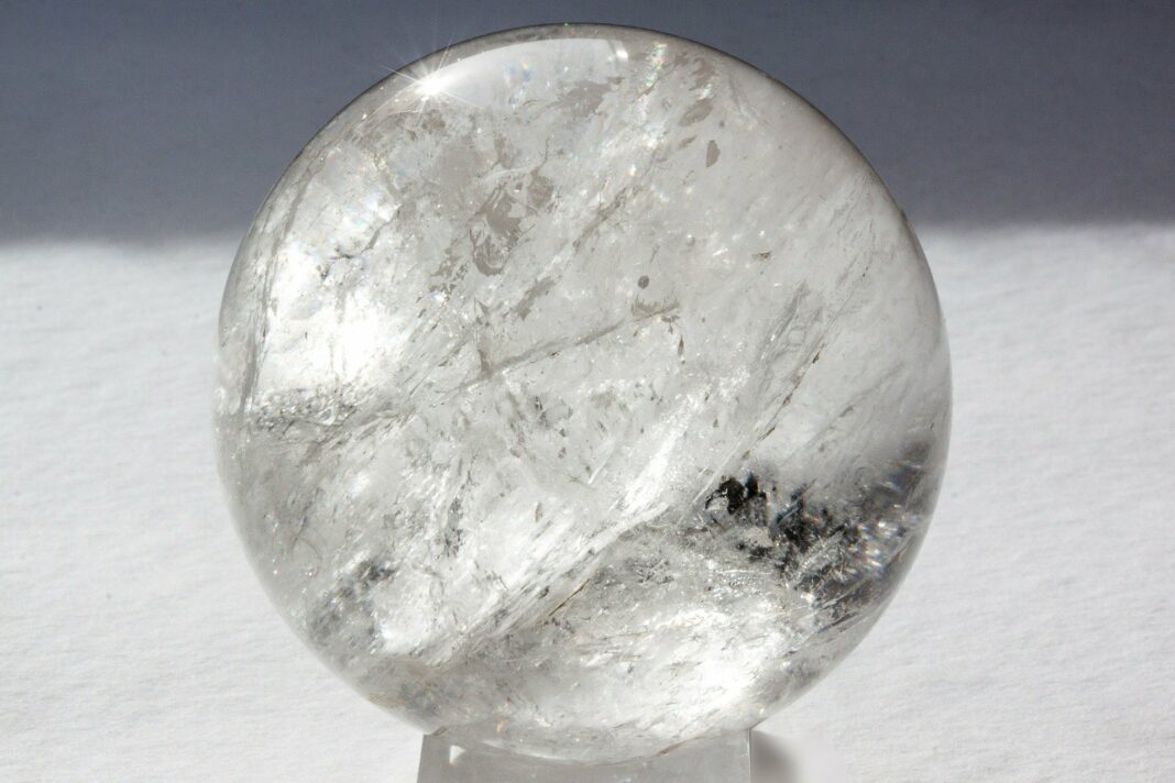 How to Tell if Clear Quartz is Real or Fake in 7 Easy Ways ...