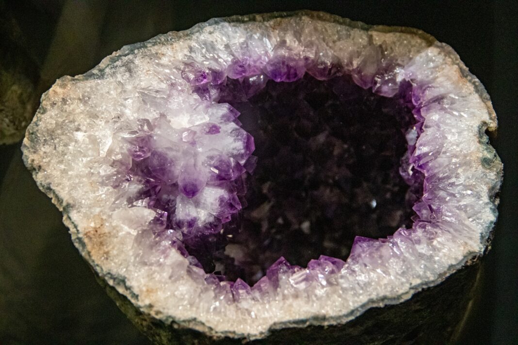 How to Tell if Amethyst is Real or Fake in 3 Easy Ways - Neocrystals ...