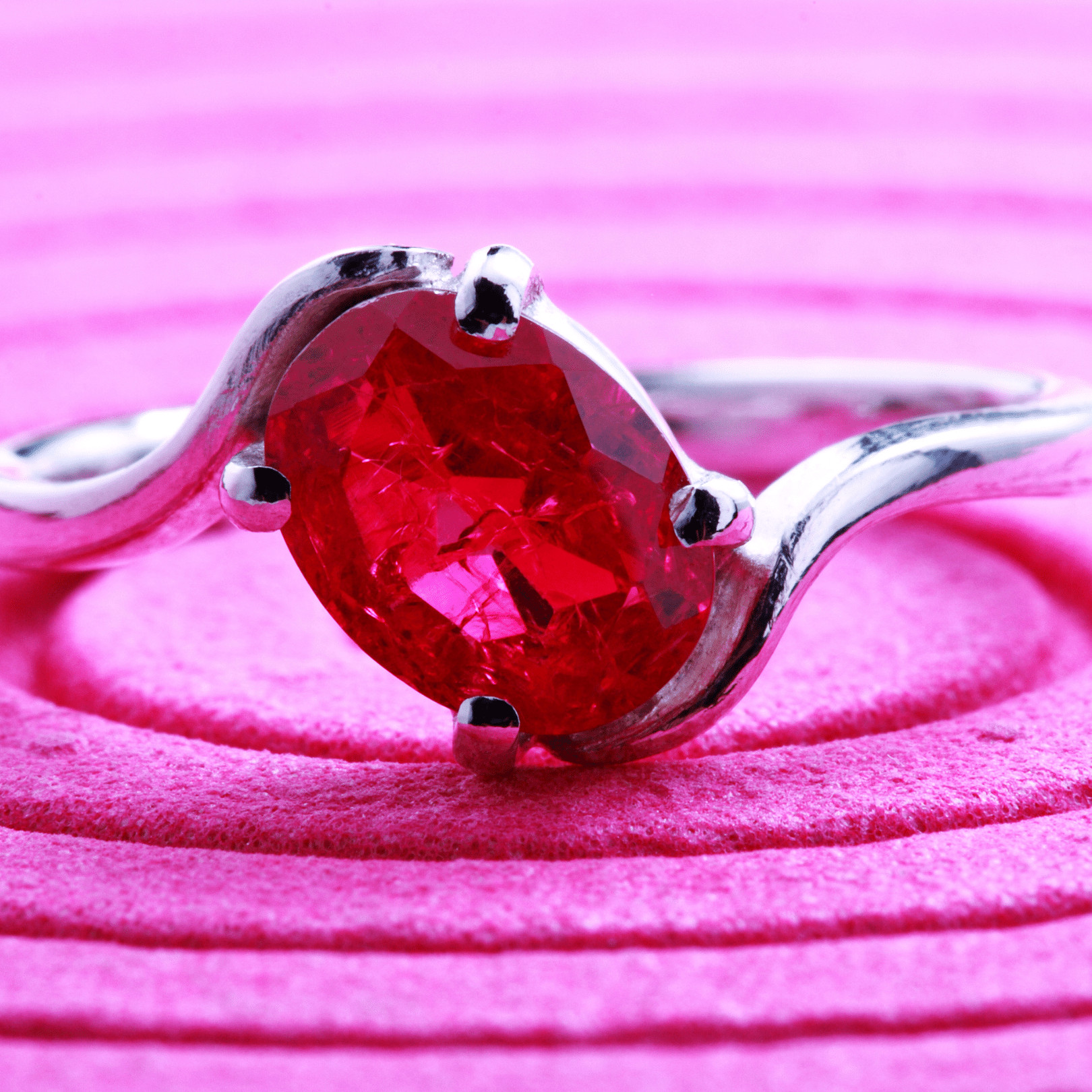 Red Crystals: Names Meanings, Benefits,Healing prroperties