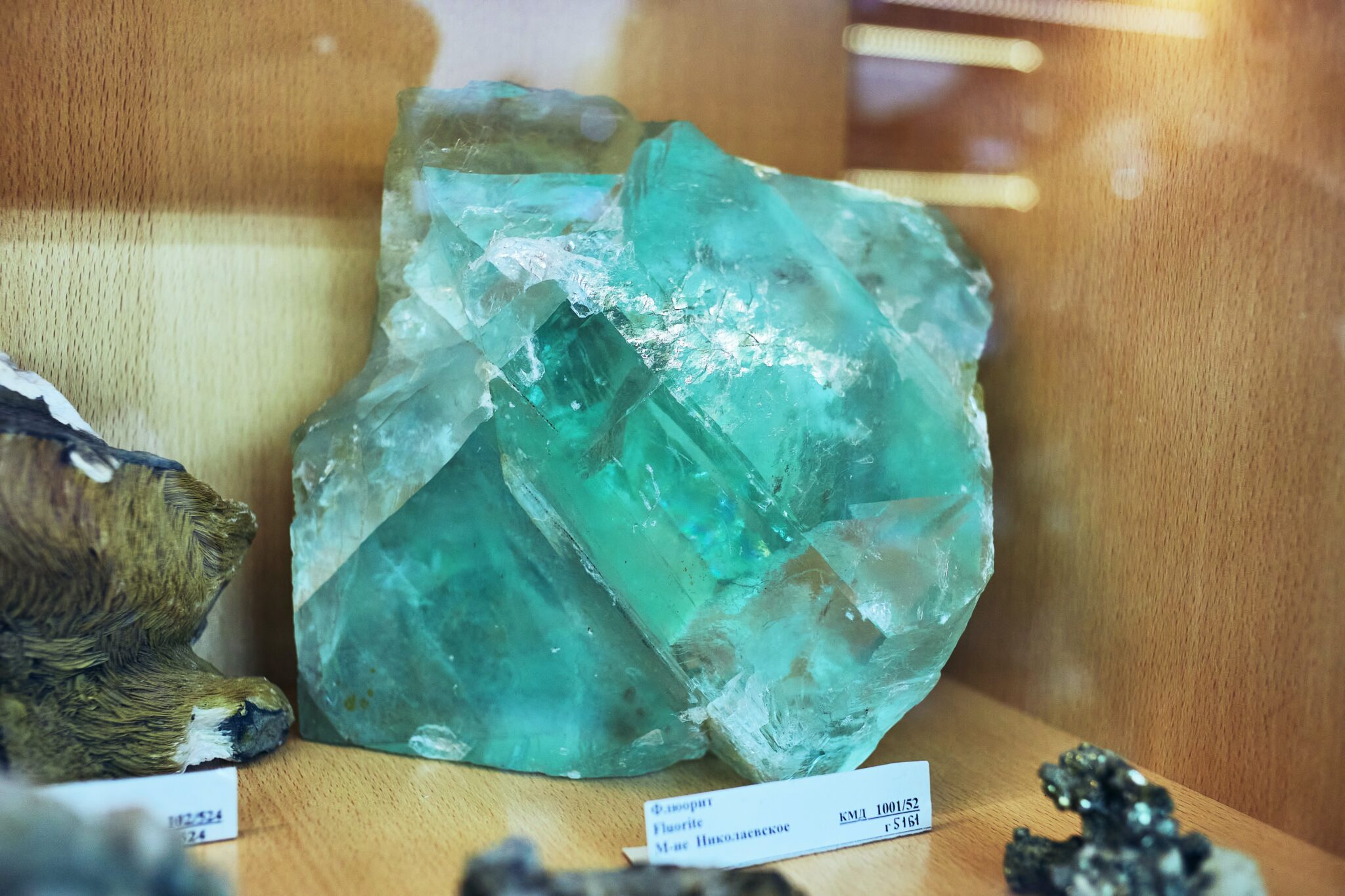 How to Tell if Fluorite is Real or Fake in 7 Easy Ways - Neocrystals ...