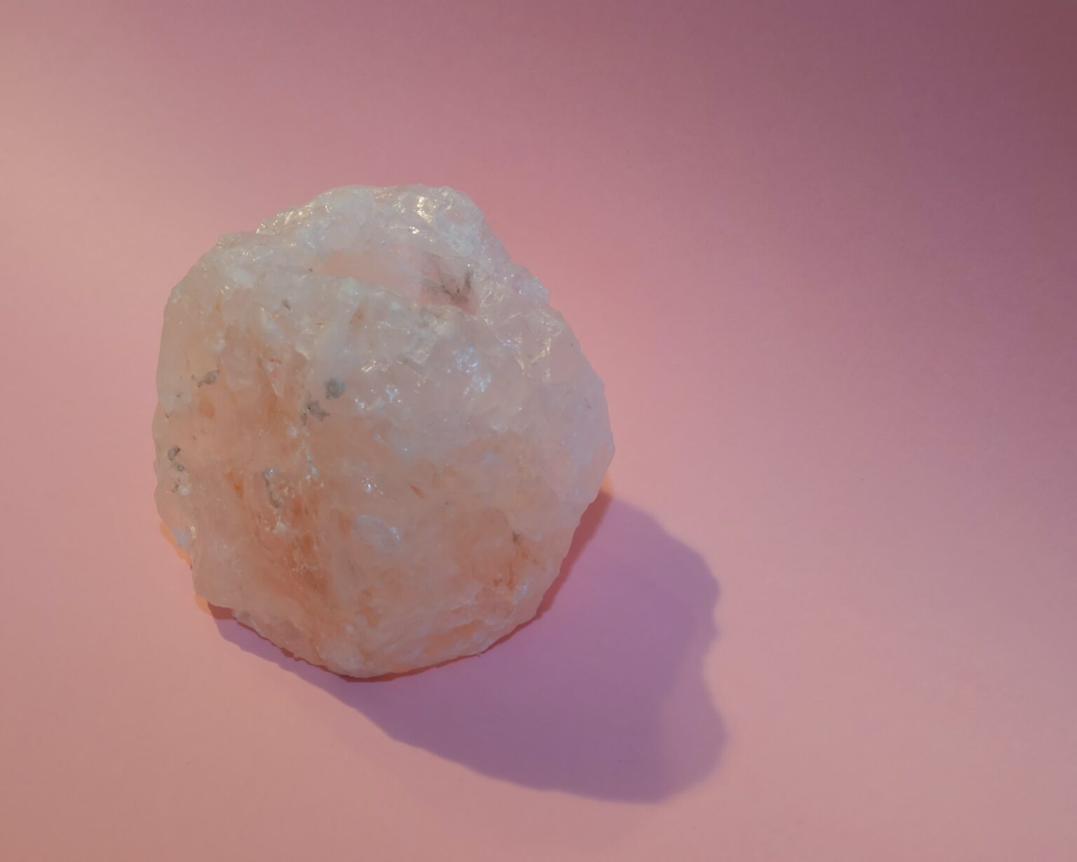 How to Tell if Rose Quartz is Real or Fake in 6 Easy Ways - Neocrystals ...