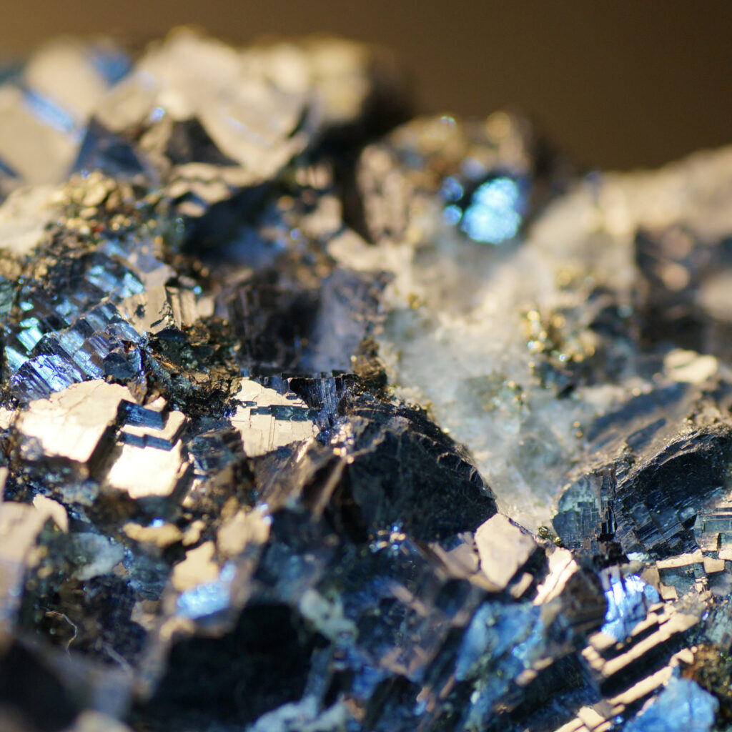 4 Powerful Benefits of Hematite Crystal
