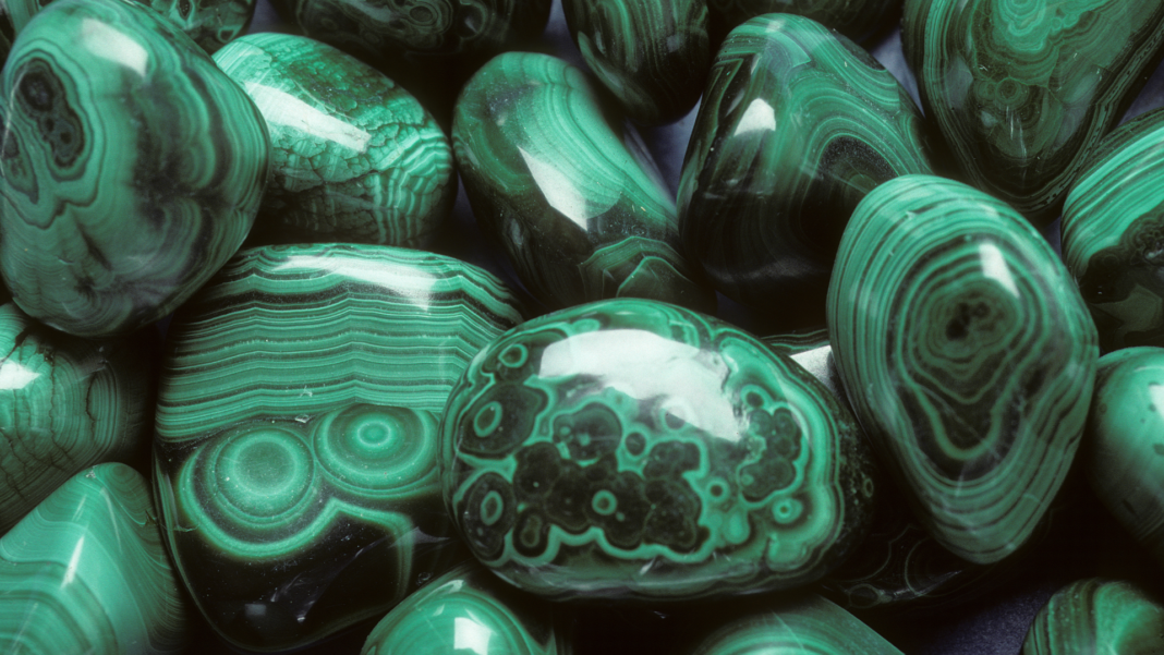 Malachite Crystal Meaning: Healing Properties, Benefits and Uses