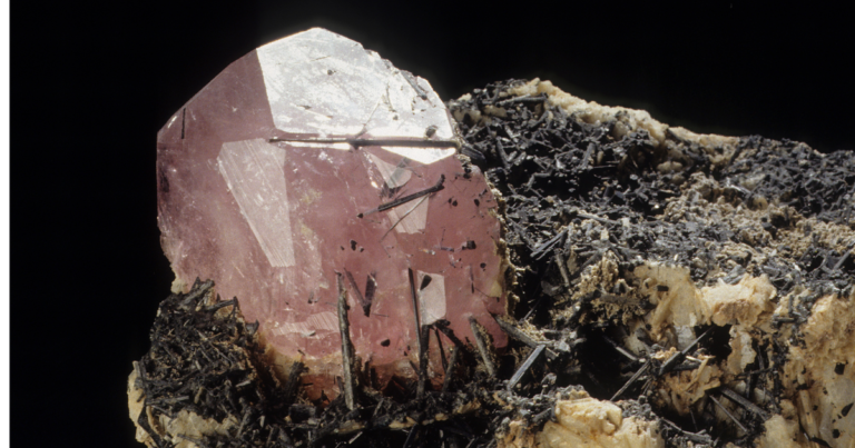 Morganite Crystal Meaning: Healing Properties, Benefits and Uses