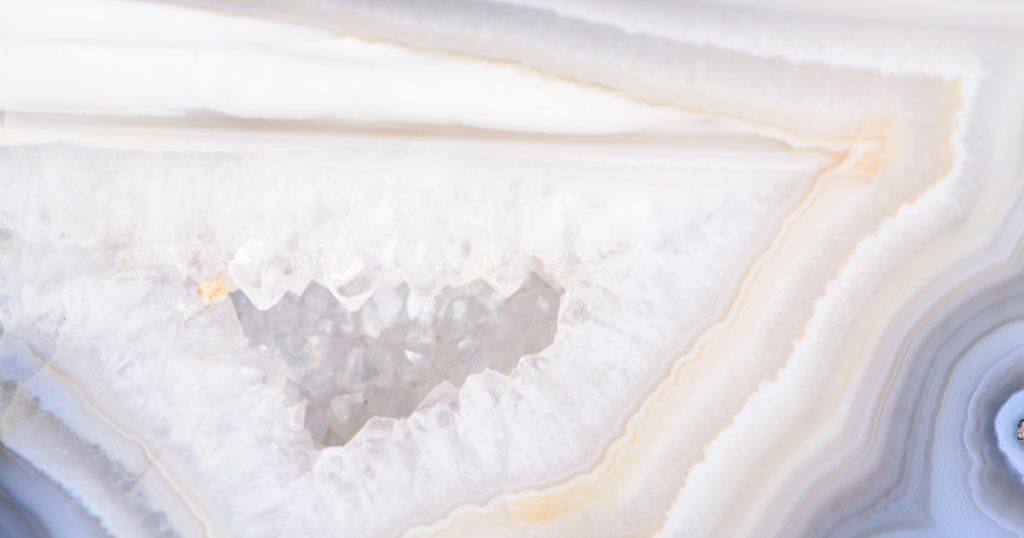 Quartz Crystal Meaning: Healing Properties, Benefits and Uses